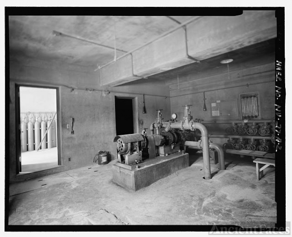 LA Switchyard oil pump room interior, view northwest