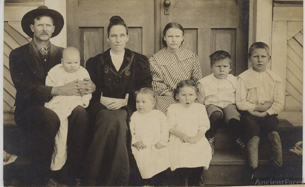 Unknown Family Photo