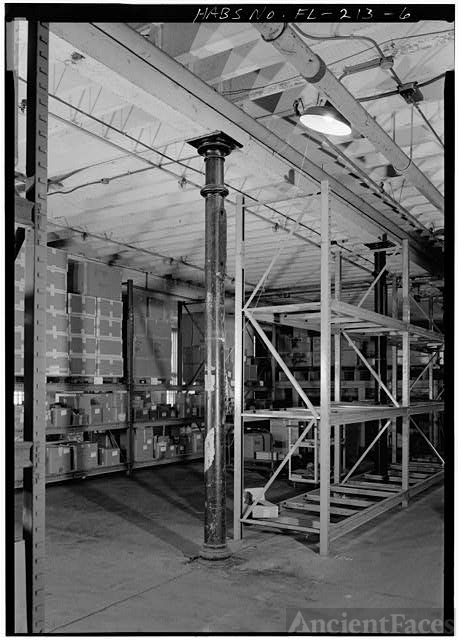 6. DETAIL OF CAST-IRON COLUMN, FIRST FLOOR - U.S. Naval...