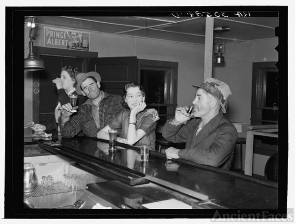Saturday night in a saloon. Craigville, Minnesota