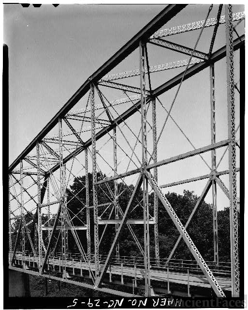 5. OBLIQUE SIDE VIEW OF TRUSSES - McGirt's Bridge,...
