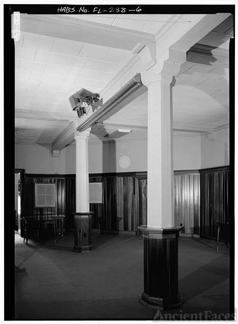 6. DETAIL OF BEAMS AND COLUMNS (NOTE OCTAGON SHAPE)