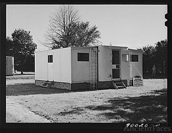 Palace mobile home. Expansion trailer for emergency...