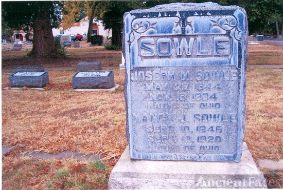 Joseph M. Sowle & Nancy Jane Scattergood gravestone