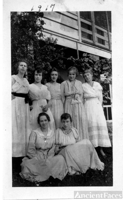 Young Women in Virginia