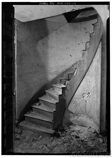 19. DETAIL, INTERIOR, STAIRS - Fort Gorges, Hog Island...