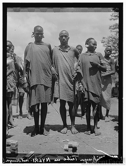 Kenya Colony. Karatina. Wakikuyu types. Men and women