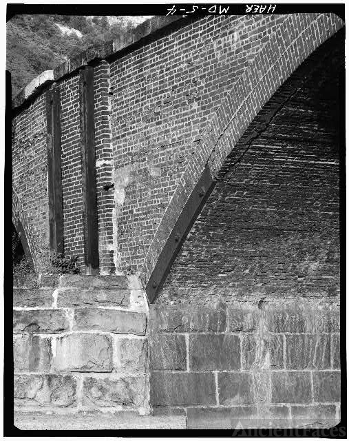 4. DETAIL VIEW OF BRIDGE AT SPRINGLINE OF BRICK-ARCH AND...