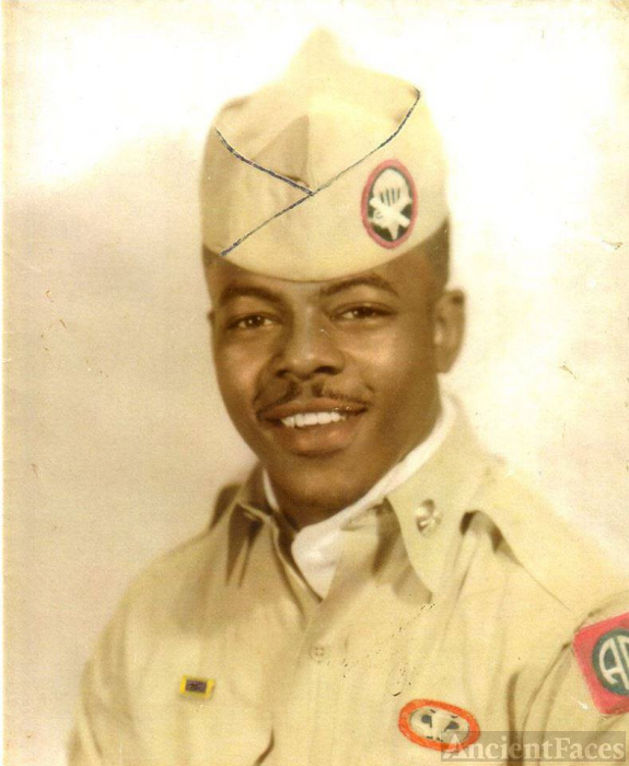 US army (555th Parachute Infantry Bn- Triple Nickles)