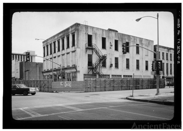 2. EAST (FRONT) AND NORTH ELEVATIONS IN 1977 - Strand...