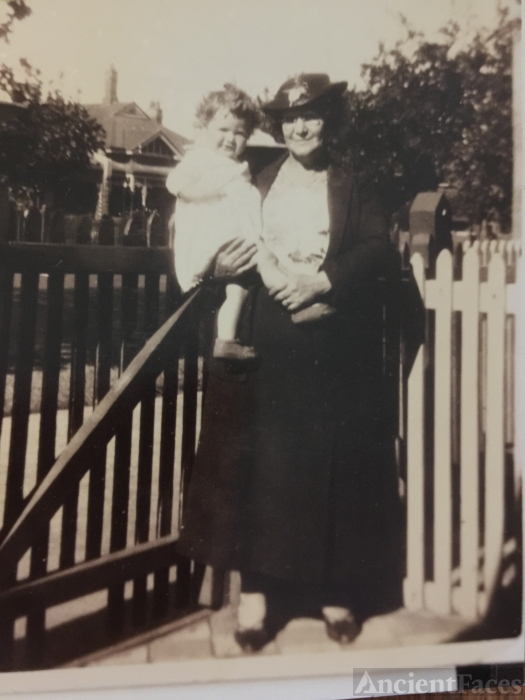 Minnie Sidler and Mary Dowker, 1936