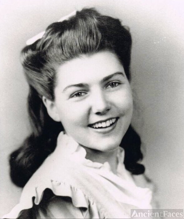 Ruth Minaleah Farley-timeless beauty