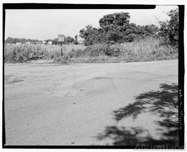 11. VIEW WEST - EXTANT RAILS OF THE 1944 J.HOWARD SMITH...