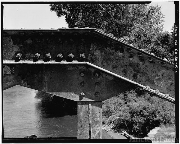 11. PONY TRUSS: UPPER CHORD/END POST CONNECTION DETAIL....