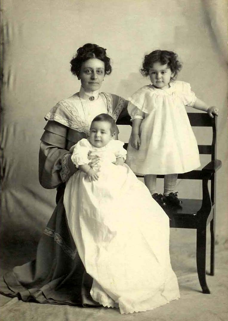 Anna Reiser Cupp and children, Harry & Verona