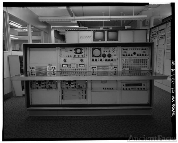 36. VIEW OF RF CONSOLE; ANALOG RECORD BAY IN BACKGROUND