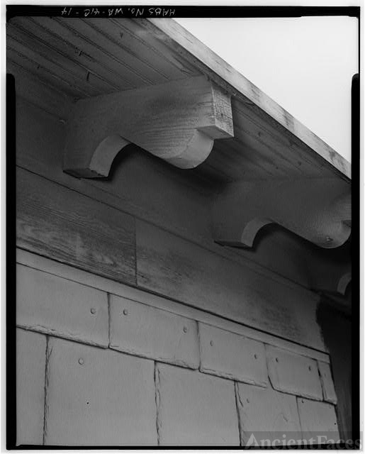 14. CURVED RAFTER ENDS ON MONITOR ROOF - Fort Vancouver,...