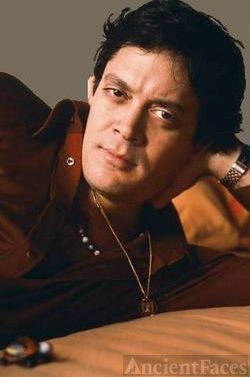 Raul Julia