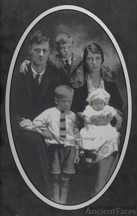 Young Walter Vallis Family 1929